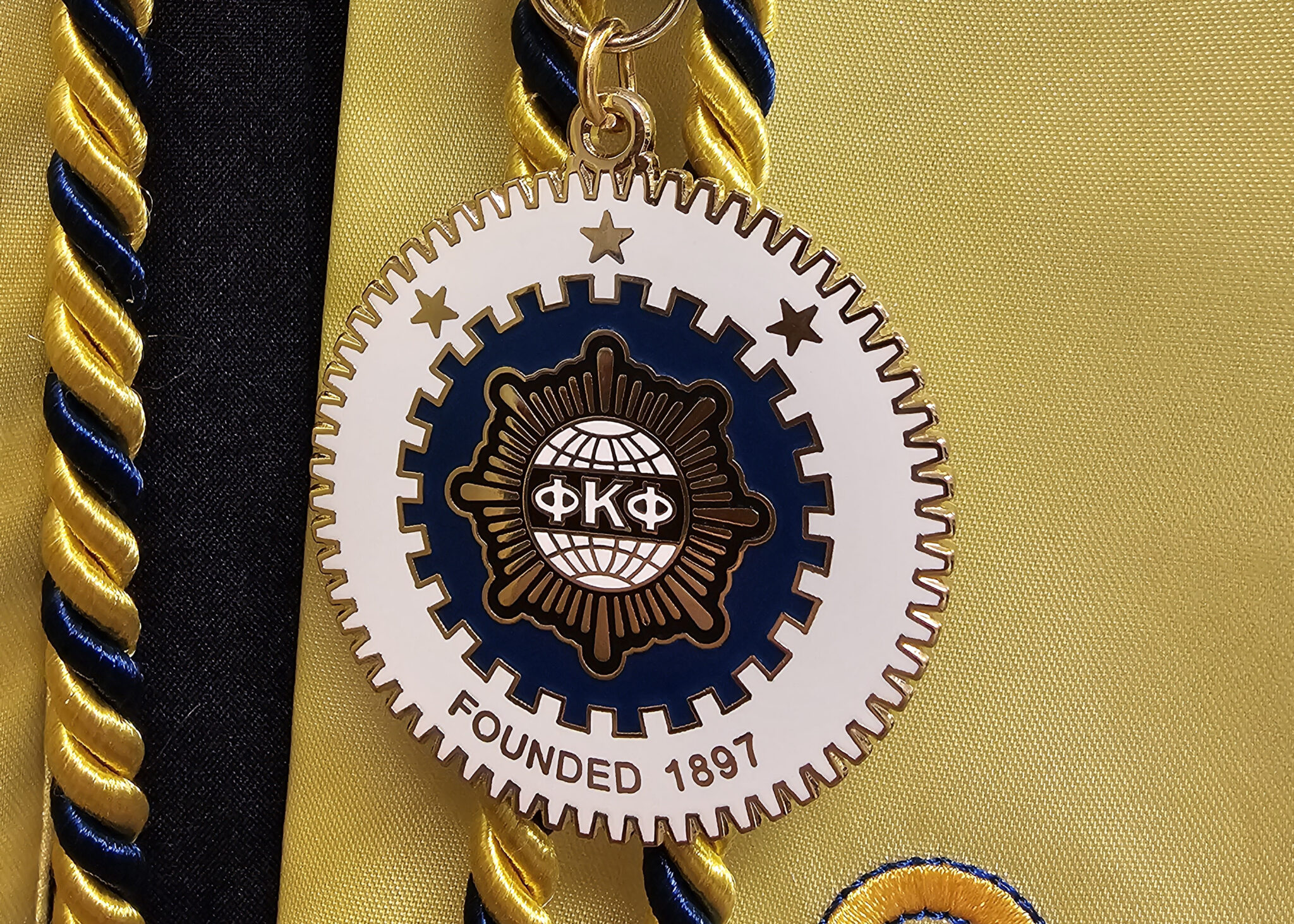 Honors Graduation Regalia | Celebrate Your Achievement - Honors College